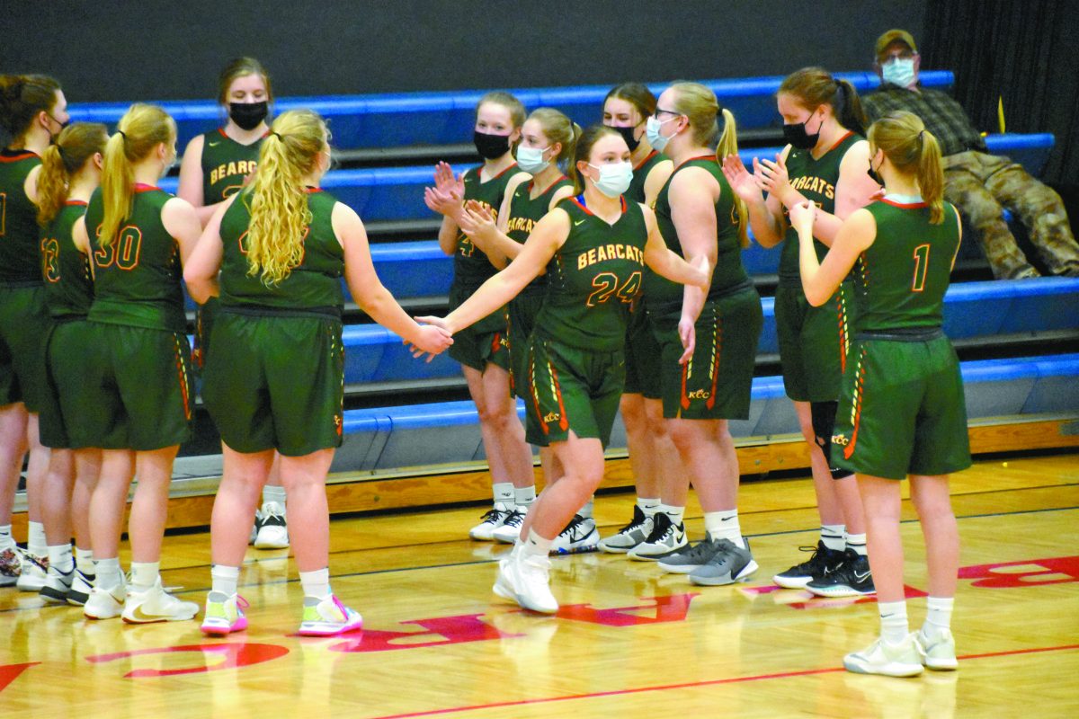 Bearcats girls stay right on track – The Kittson County Enterprise