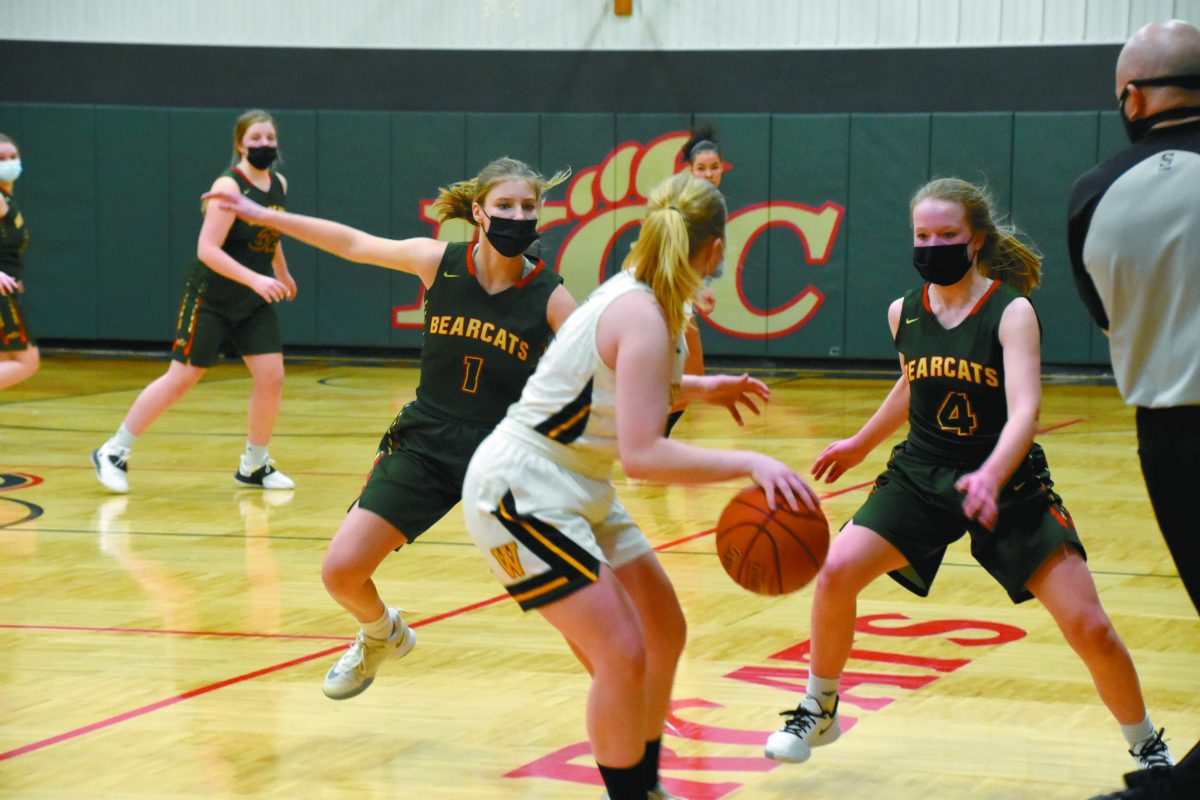 Bearcats girls stay right on track – The Kittson County Enterprise